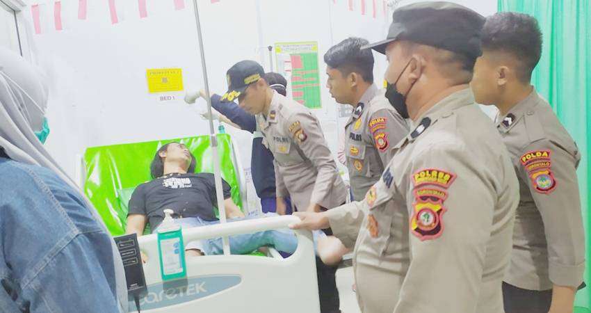 Amankan Pendemo, Satu Polisi Terluka Kena Tongkat, Dirawat Intensif di RS - Gorontalopost.co.id