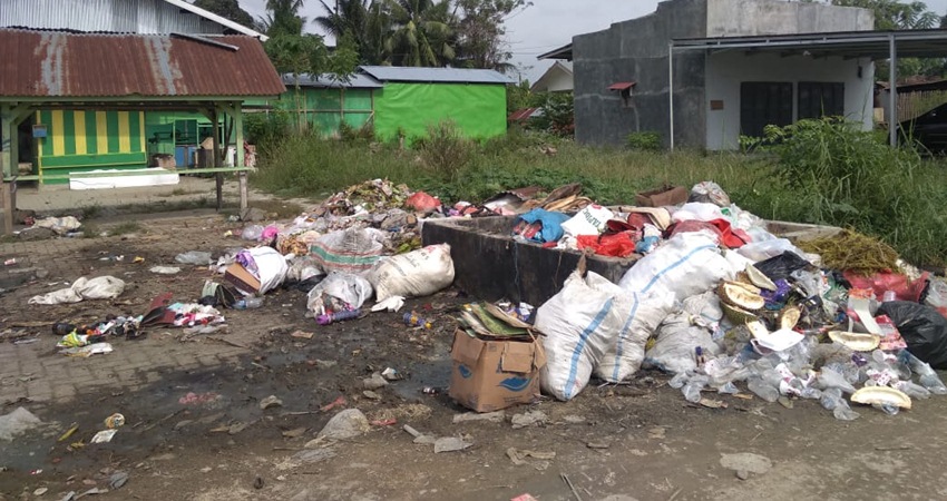 Seputaran Pasar Limboto Dipenuhi Sampah - Gorontalopost.co.id