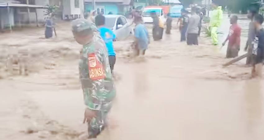 Banjir Bandang Hantam Boalemo-Pohuwato, Kabgor Tanggul Jebol di Bongomeme - Gorontalopost.co.id