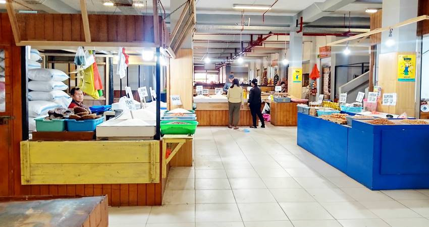 Pedagang Mengeluh Pasar Sentral Sepi - Gorontalopost.co.id